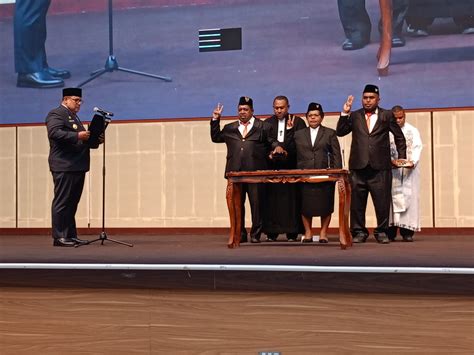 Pj Gubernur Mohammad Musaad Lantik Pimpinan Definitif MPR Papua Barat
