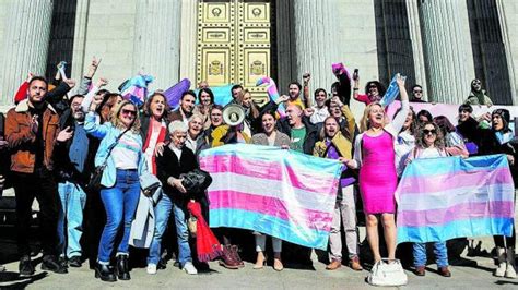 El Congreso aprueba la ley trans que establece la autodeterminación