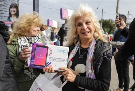 La Matanza Entrega M S De Tablets A Adultos Mayores Garantizando