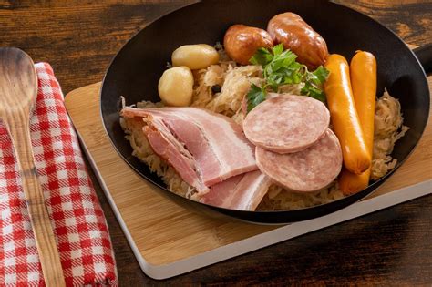 Recette de la choucroute à l alsacienne un plat incontournable aux