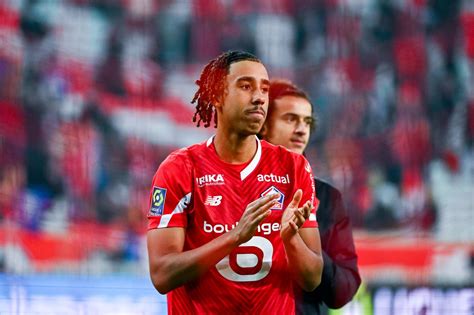 Mercato Leny Yoro au PSG une grosse révélation tombe Foot Sur 7