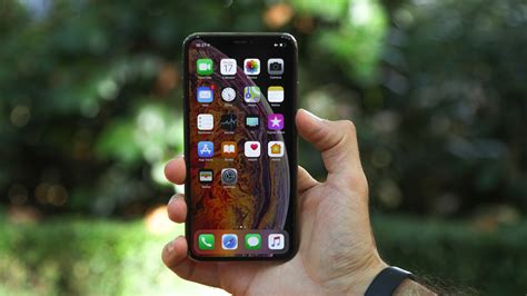 堅実な究極の iPhone Xs Silver 256 GB au v2 sa