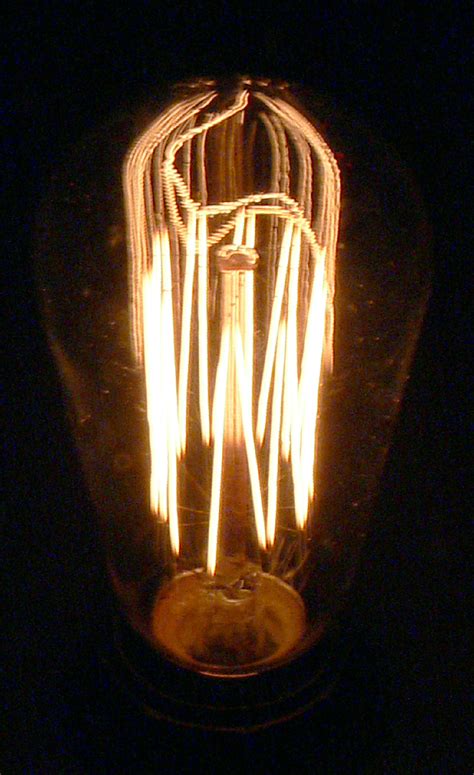 Lampe à incandescence linvention de Thomas Edison