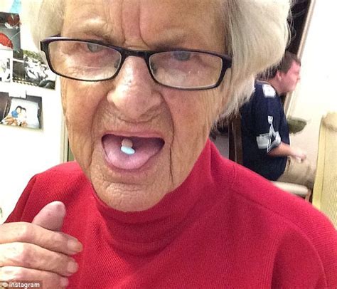 La extravagante abuela estadounidense que arrasa con sus fotografías en