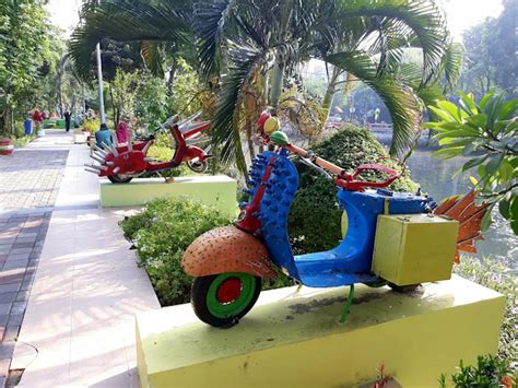 Taman Ekspresi Surabaya Daya Tarik Tarif Jam Buka