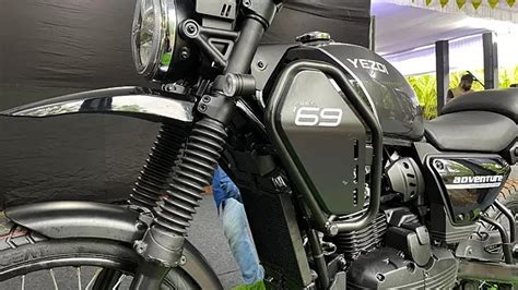 Tin xe trưa 2 8 Ra mắt vua côn tay 334cc có ABS 2 kênh ăn đứt Exciter