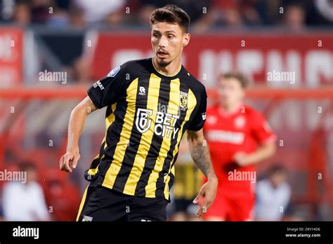ENSCHEDE PAÍSES BAJOS 27 DE SEPTIEMBRE Dominik Oroz Vitesse Arnhem
