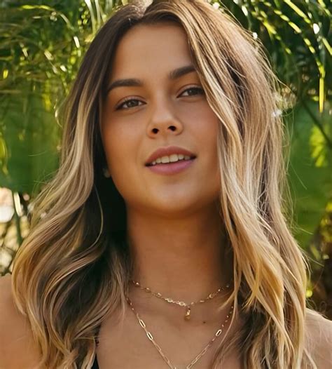 Valery Ponce Actress Wikipedia Age Videos Biography Height And More School Trang Dai