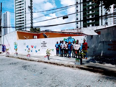 Emlurb realiza sensibilização na Rua Pio IX Emlurb