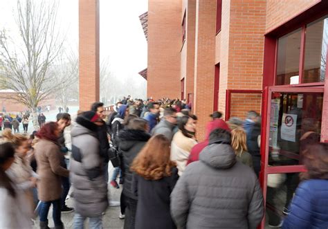 Más de 10 000 opositores se examinan en Valladolid para una plaza en la