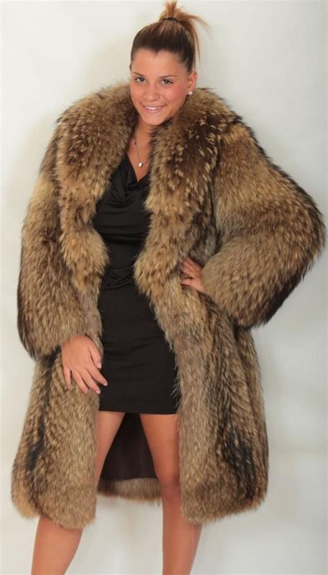 Raccoon Fur Coat Fox Fur Naked Women Sexy Women Fabulous Furs High