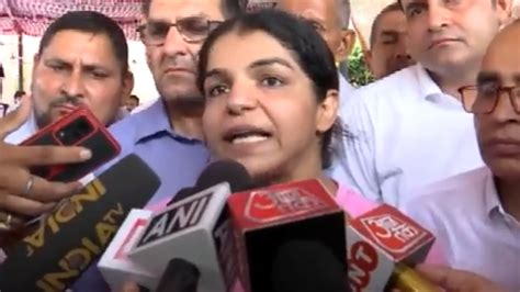 Sports News Vinesh Phogat And Bajrang Punia Exemption For The Asian