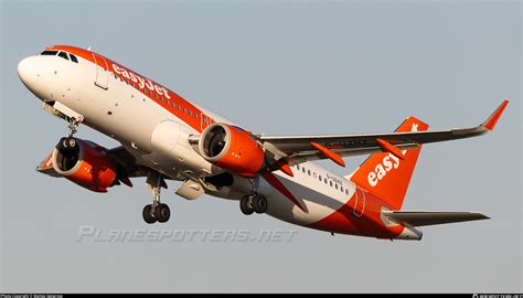 G UZHZ EasyJet Airbus A320 251N Photo By Matteo Generoso ID 1539003