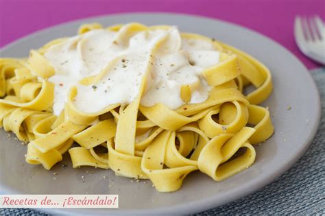 Pasta Alfredo con la famosa salsa Alfredo Recetas de Escándalo