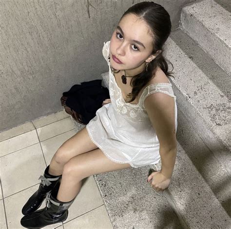 Enya Umanzor On Ig Miu Miu Enya Umanzor Lookbook Mode Inspo Celebs