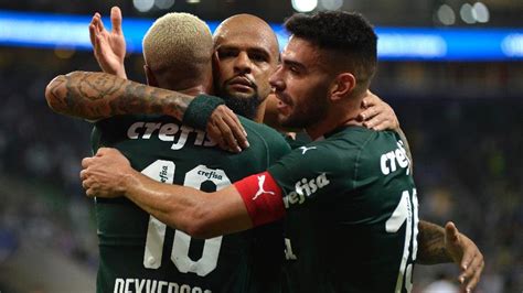 Palmeiras obtém marca histórica e fica à frente nas contas do São Paulo