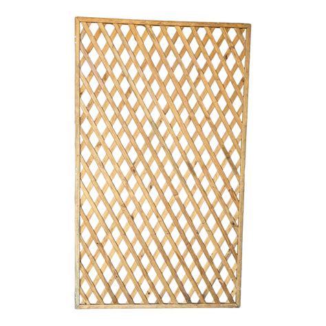 Ferbakdecor Locações para eventos Produto Painel trelicado madeira 2