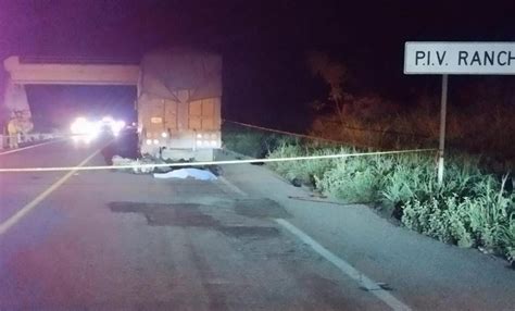 Muere motociclista tras impactarse con tráiler en la Siglo 21