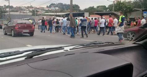 Manifesta O Bloqueia Pista Lateral Da Rodovia Raposo Tavares Metro