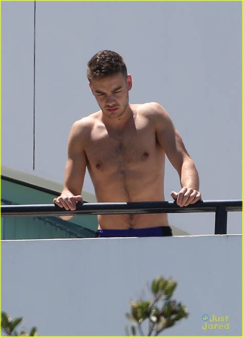 Liam Payne Shirtless On Hotel Balcony Photo 585124 Photo Gallery