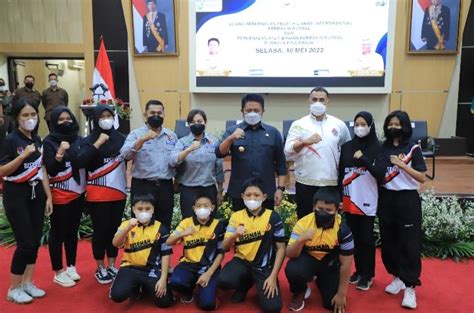 Gubernur Sumatera Selatan H Herman Deru Rekrut Pelatih Berlisensi
