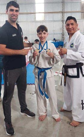TAEKWONDO FLORENSES OBTUVIERON MEDALLAS EN CAPILLA DEL SEÑOR
