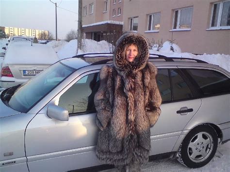 Pin by Evgen on Зима Fox fur coat Fashion Fur fashion