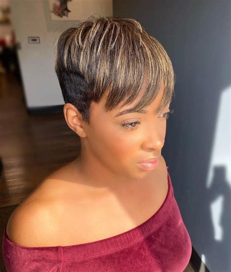 Black Women S Undercut Highlighted Pixie Short Haircut Styles Cute