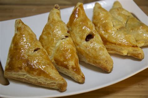 Pastelitos De Queso Y Guayaba