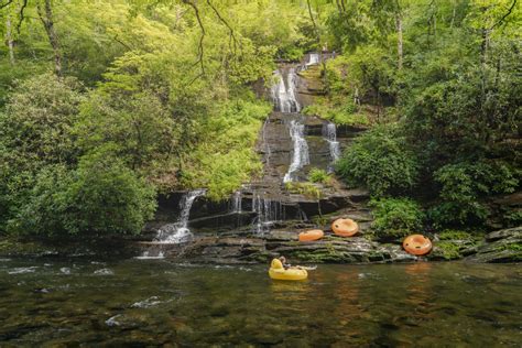 The Ideal Gateway Town Into The Great Smoky Mountains National Park