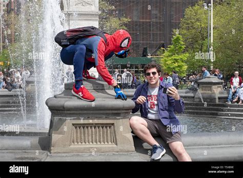 Introducir Imagen Spiderman En La Calle Abzlocal Mx