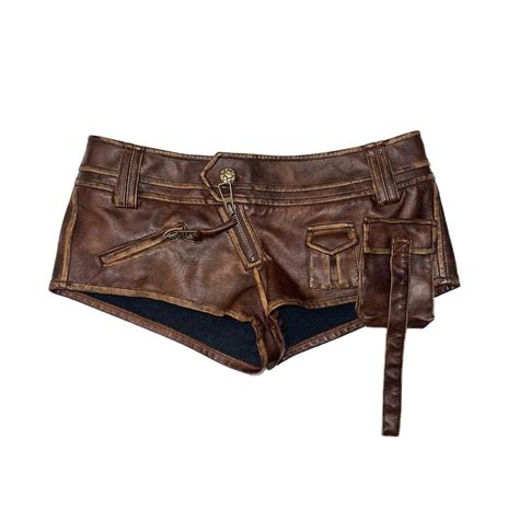Low Rise Faux Leather Shorts In Brown Casual Outfits Fashion Inspo