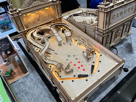 DIYクラフトキットつくるんですシリーズより遊べる3Dウッドパズルピンボールが展示 東京おもちゃショー HOBBY Watch