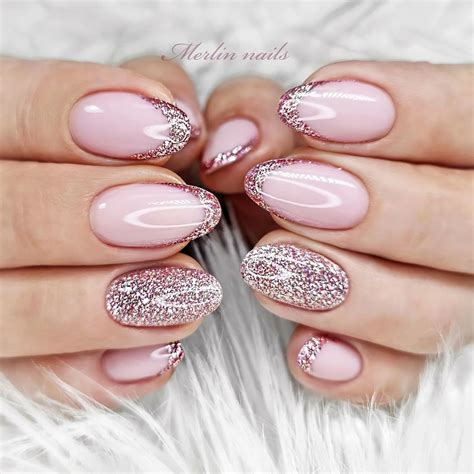 Glitter Nails 21 glamouröse Looks für 2024