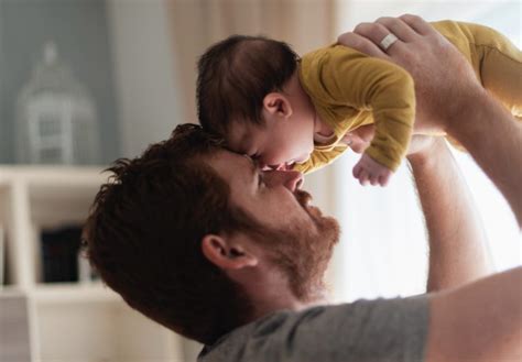 Guía completa sobre la baja por paternidad Grupo adaptalia empresa de
