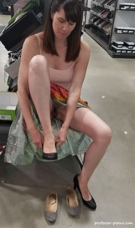 Upskirt ohne Höschen Porno Bilder