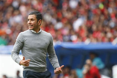 Pumas recibe proyecto de Jaime Lozano como candidato a director técnico