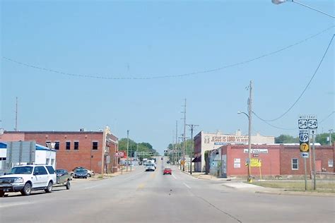 10 Must Visit Small Towns In Kansas Head Out Of Wichita On A Road