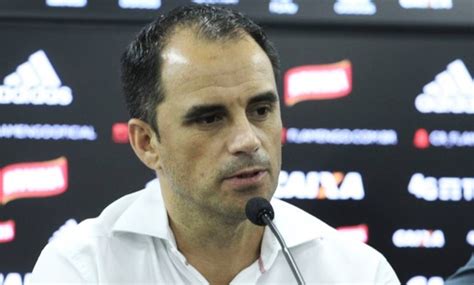 Flamengo opta pela permanência de Rodrigo Caetano FlaResenha