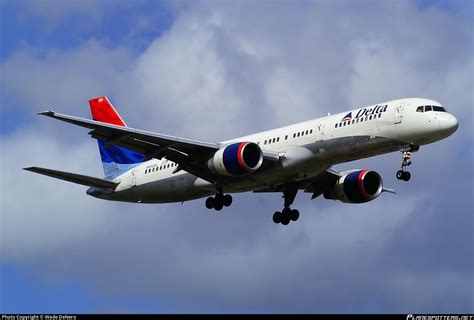 N Dl Delta Air Lines Boeing Photo By Wade Denero Id