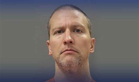 Derek Chauvin George Floyd S Killer Stabbed Times In Prison