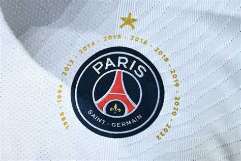 El PSG rompe récord de ingresos 800 M la temporada pasada