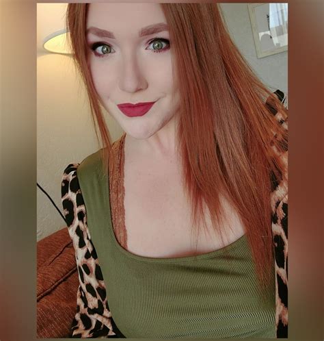 85 Best Uscarlotharlot Images On Pholder Sfw Redheads Sexy Frex And Ghostnipples