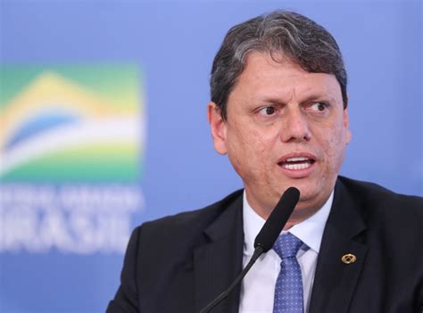 Tarcísio de Freitas candidato ao governo de São Paulo sofre atentado