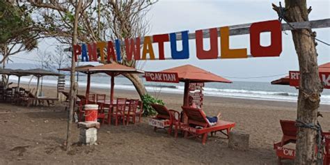 Daya Tarik Destinasi Wisata Favorit Pantai Watu Ulo Jember Topwisata