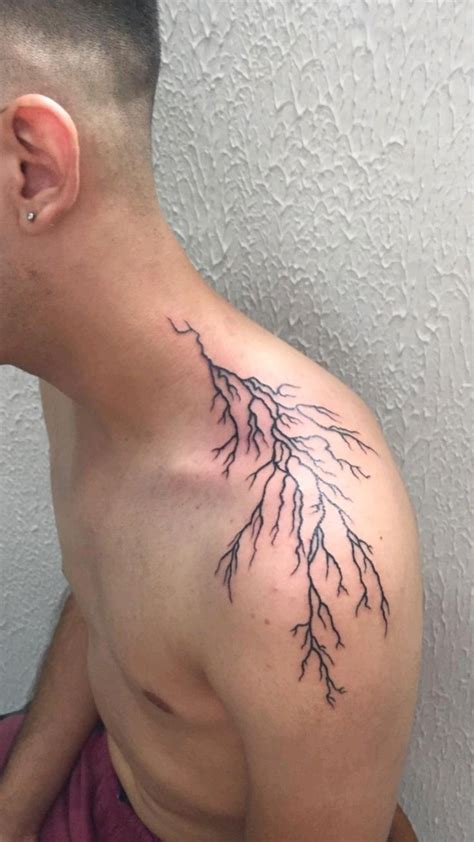 Tatuagem De Raios No Ombro Masculino Tatuagem Tatuagem De Raio