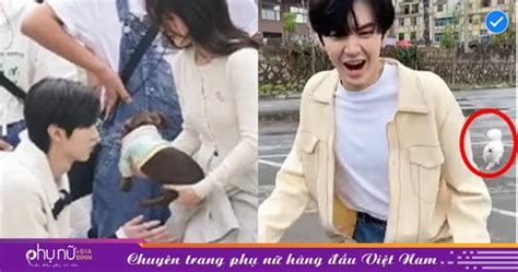 Vụng Trộm Không Thể Giấu Trần Triết Viễn chơi đùa thoải mái với chó