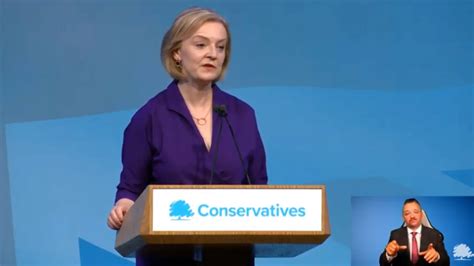 Autopistas sin límite de velocidad la medida que plantea Liz Truss