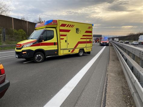 Verkehrsunfall Auf Der A4 Einsatzbericht Dresden