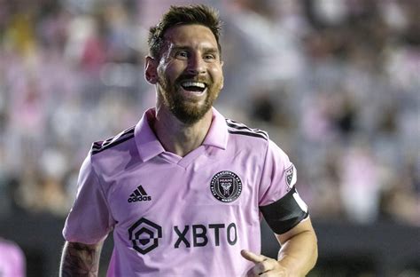 Leo Messi Incanta L America Alla Prima Da Titolare E L Esultanza